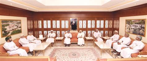 وزير الداخلية يلتقي رؤساء وأعضاء اللجنة العليا لانتخابات الشورى