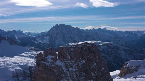 Tre Cime Di Lavaredo Och Sextenstein De Tre Toppar På Solig Dag I