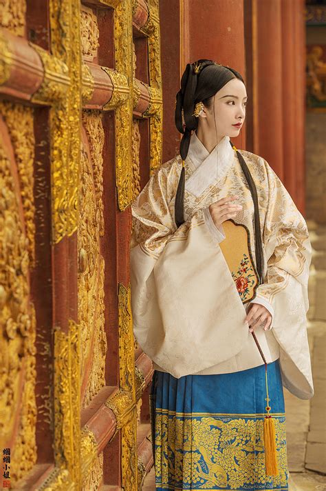 Ming Dynasty Ladys Dress 明朝女袍