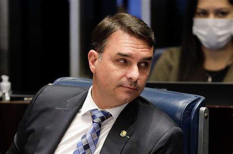 Verba é “ponto Crítico” Da Campanha De Bolsonaro Diz Flávio