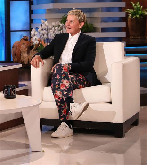 Ellen Degeneres Announces Talk Show Will End In 2022 Find Out Why Us