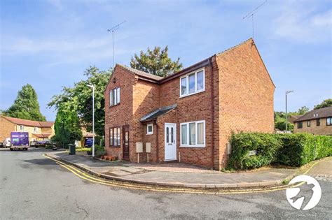 Low Close Greenhithe Kent Da9 2 Bed End Of Terrace House £1400