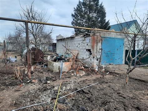 Поліція показала наслідки обстрілів Нікопольщини 19 лютого фото