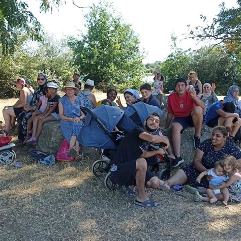 Des Familles En Sortie à La Gémerie à Arnage Tarmac