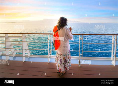 Navire Unique Banque Dimage Et Photos Alamy