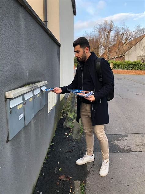Qui Est Bruno Clavet Lancien Mannequin Qui Se Présente à La Mairie De Lens Closer