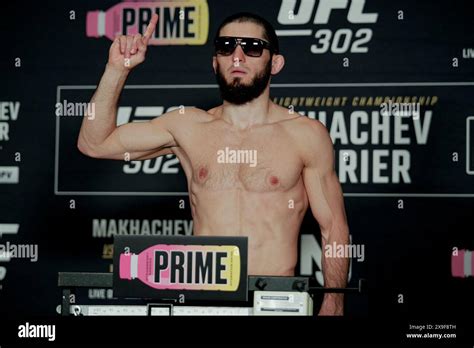 Newark Nj May 31 Islam Makhachev Poses On The Scale During The Ufc