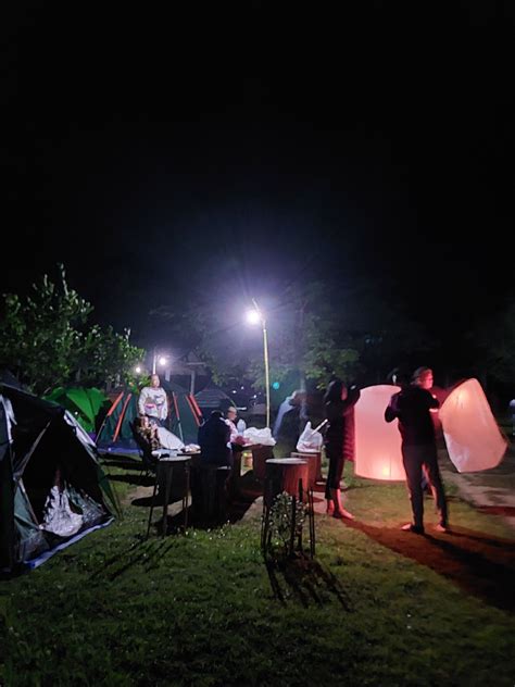 ลานกางเต้นท์ เชียงดาว บ้านสวนสายหมอก ติดต่อได้ที่ 0876727723 คนสวย คนหล่อมารวมตัวกัน Facebook