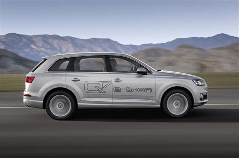 New Audi Q7 E Tron 2 0 Tfsi Quattro Is The First Of Its Kind Targets
