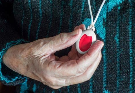 Wat Is Een Ouderen Alarm Polsalarmnl Personenalarmering Voor