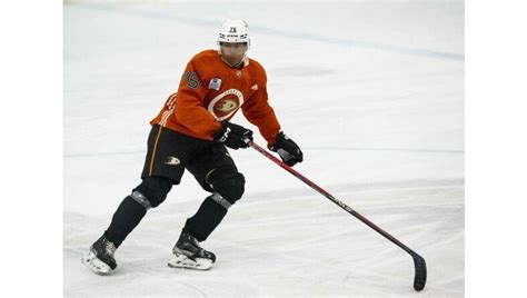 Ducks Sign Defenseman Rodwin Dionicio To 3 Year Entry Level Deal