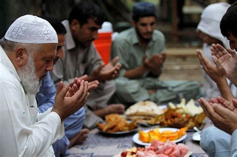 Doa Buka Puasa Sesuai Sunnah Lengkap Latin Dan Artinya