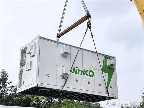 晶科能源为百丈风电场提供20mwh蓝鲸大型储能系统 全球领先的光伏、储能企业 晶科能源 宣布，已成功向中国广西象州百丈风电场交付并安装蓝鲸系列