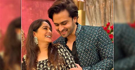 Dipika Kakar Gets Bmw X7 Delivered As A T From Shoaib Ibrahim