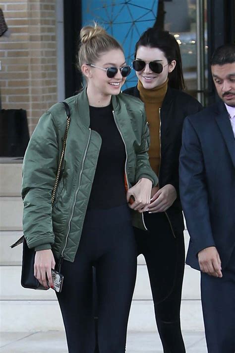 Photo Kendall Jenner et Gigi Hadid quittent le Barneys New York à