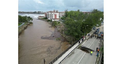 Проверяват инфраструктурата в Царево след наводненията
