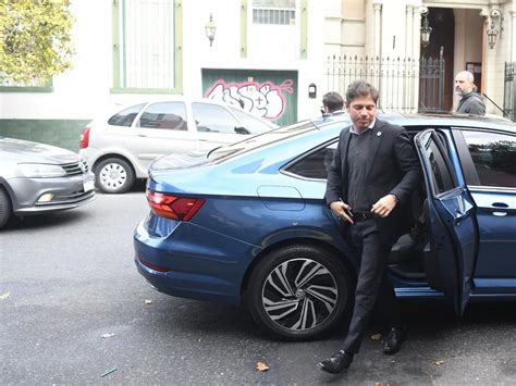 Coordinación por WhatsApp y sintonía con los otros gobernadores cómo llega Kicillof a la