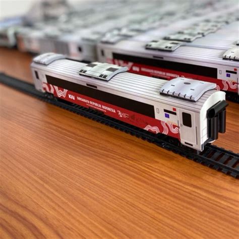 Jual Mainan Miniatur Kereta Api Gerbong Stainless Tell Ekonomi Livery Hut Ri Paling Murah
