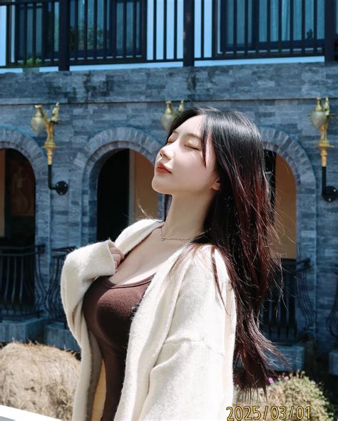 Yun Hsu Yun • Instagram Photos And Videos