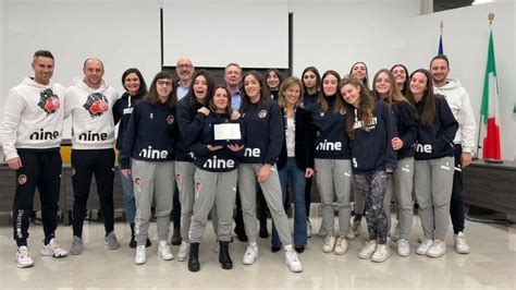 Dream Volley Il Sindaco Di Lesmo Premia Le Ragazze Della Serie C MBNews