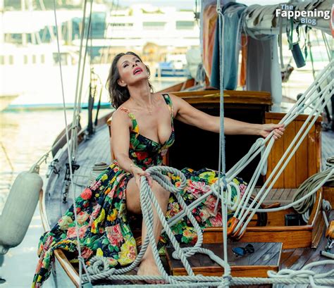 Dany Michalski Sexy And Topless 7 Photos Thefappening