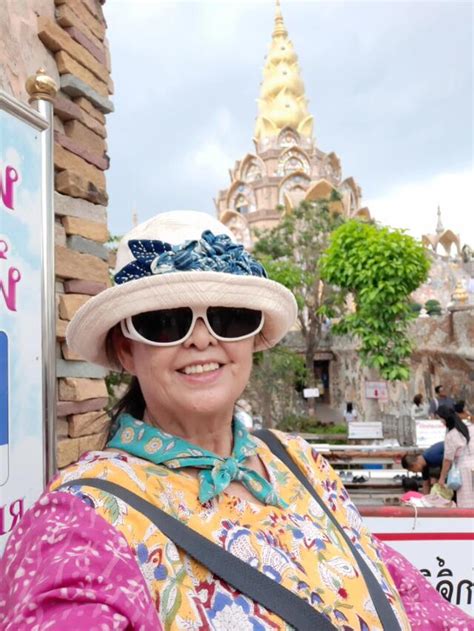 เพชรบูรณ์ เมืองแห่งพืชพันธุ์ธัญญาหาร 4 วัดพระธาตุผาซ่อนแก้ว แลนด์มาร์กของจังหวัดเพชรบูรณ์