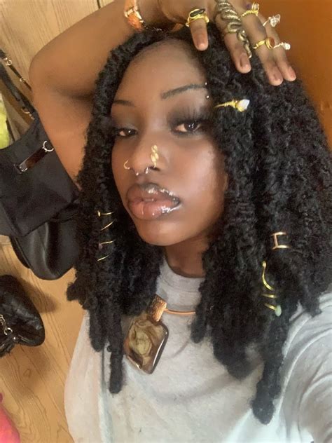 Beautiful Women Black Girl Aesthetic Aesthetic Hair Aesthetic Anime