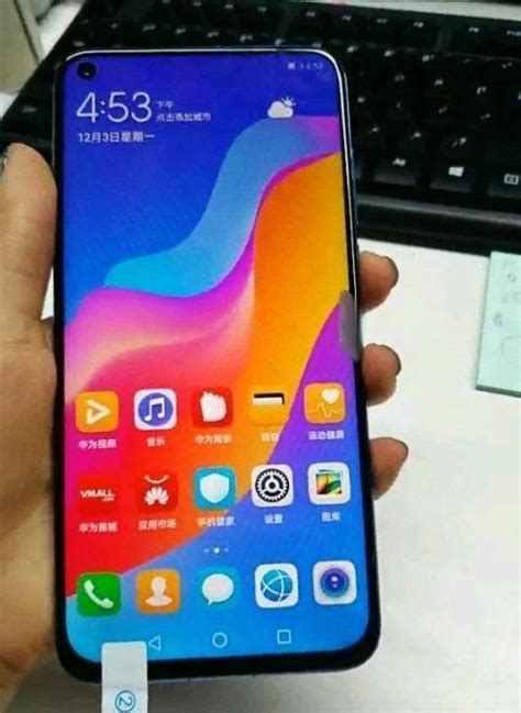華為nova 4最新爆料：採用全新「挖孔屏」，這顏值堪稱無敵 每日頭條