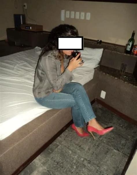 Morena Baiana Se Exibe Em Motel Porno Carioca