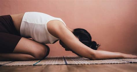 5 Super Stretches To Loosen Up Your Lower Back Hss