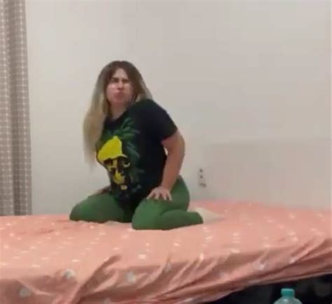 Girl Does Some Loud Stinky Farts