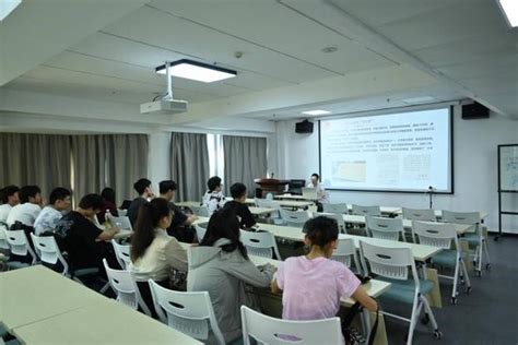 赓续五四精神 担当青春使命——校团委副书记走进经济管理学院开展学习贯彻习近平总书记五四重要寄语精神主题团课