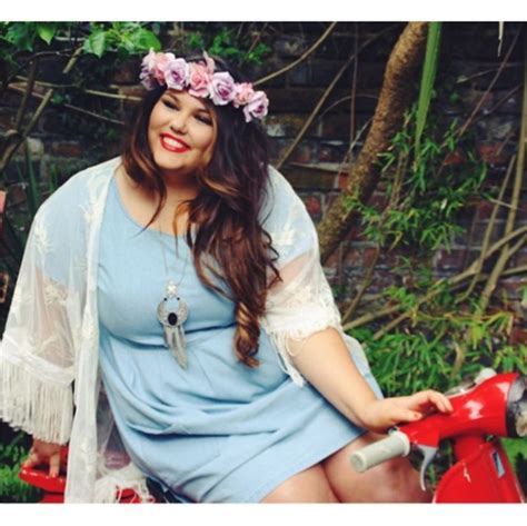 Curvy Instagram Da Seguire Bellezza Taglie Forti Abiti Per Formose Moda Curvy