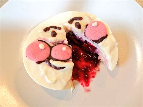 子供が見たら泣く？アンパンマンのケーキの中身がグロイ 話題の画像プラス