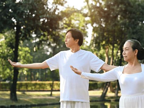 How Older Adults With Balance Issues Can Play It Safe Lifecare Mobility