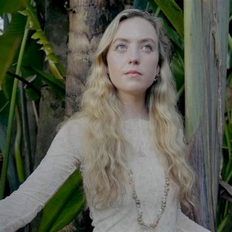 Experience The Magic Of Phoebe Willos Reverie Single Bong Mines