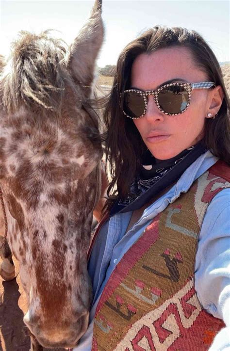 Who Is Jillian Michaels Wife All About Deshanna Marie Minuto