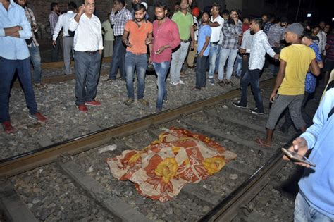 Inde au moins 50 morts dans un accident de train Asie Océanie