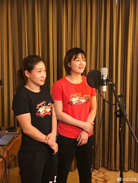 國乒四員大將走進錄音棚傾情獻唱，劉詩雯陳夢素顏仍美得動人心魄 每日頭條
