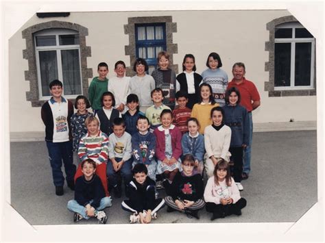 Photo De Classe CM De Ecole Sainte Anne Plouguin Copains D Avant