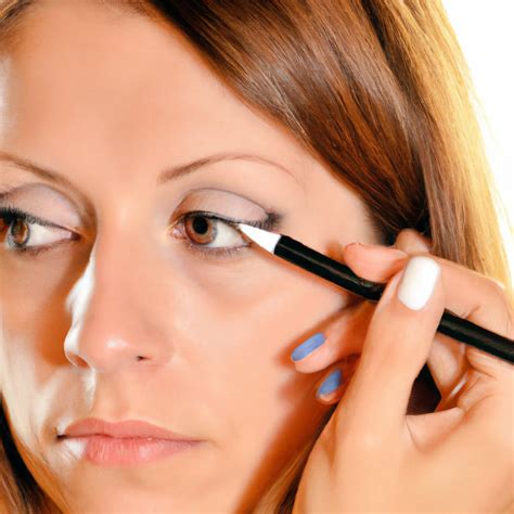 How To Apply Eye Liner