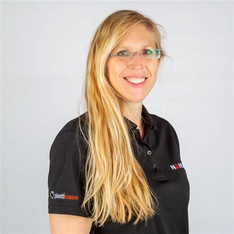 Helene Bourdeau Coordonatrice Planification De La Production Nanuk