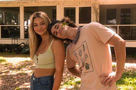 “outer Banks” Season 2 Plot Points New Photos And More Teen Vogue