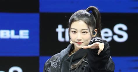 트리플에스 카에데 팬심저격 손짓