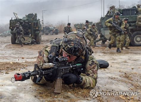 아미타이거 시범여단 연합훈련 하는 한미 장병 연합뉴스