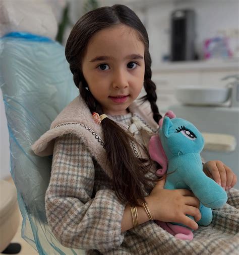 آروم و مودب🥰 ️از اون بچه هاييه كه فقط وقتي راجع به جايزه صحبت ميشه