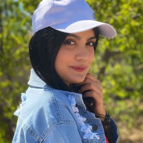 Faezehja • Threads Say More