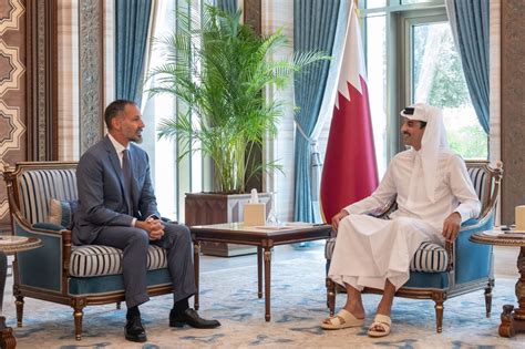 Amir Receives Prince Rahim Aga Khan V The Peninsula Qatar