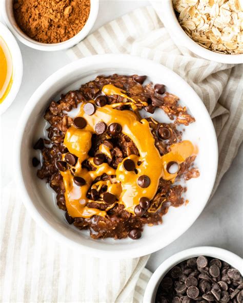 10 Minute Healthy Chocolate Peanut Butter Oatmeal • Daisybeet