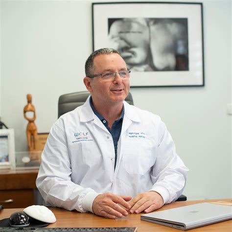 דר יואב אברהמי מומחה לכירורגיה פלסטית Ashdod